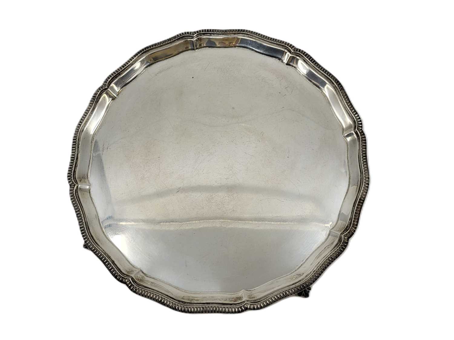 Lot 540 - A CIRCULAR SILVER SALVER BY MAPPIN & WEBB,